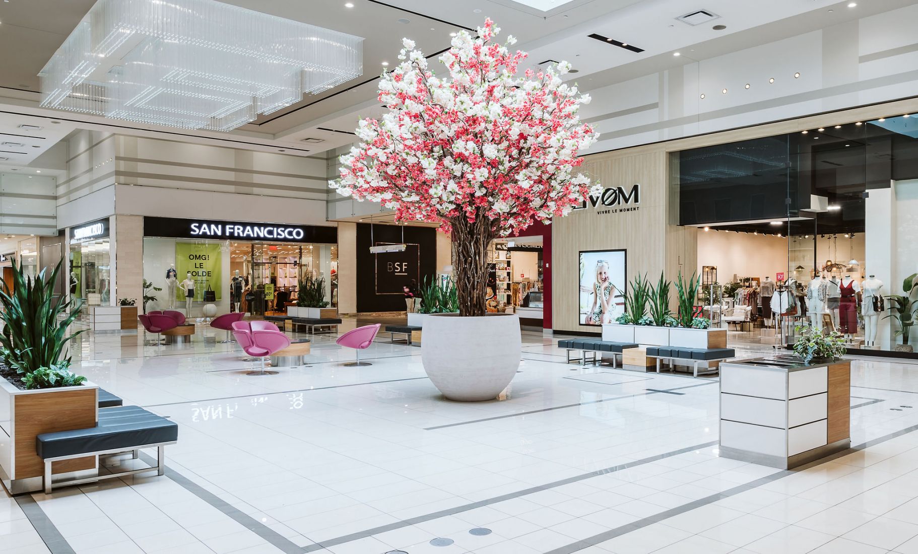 Commercial spaces leasing & rental - Mail Champlain - Cominar